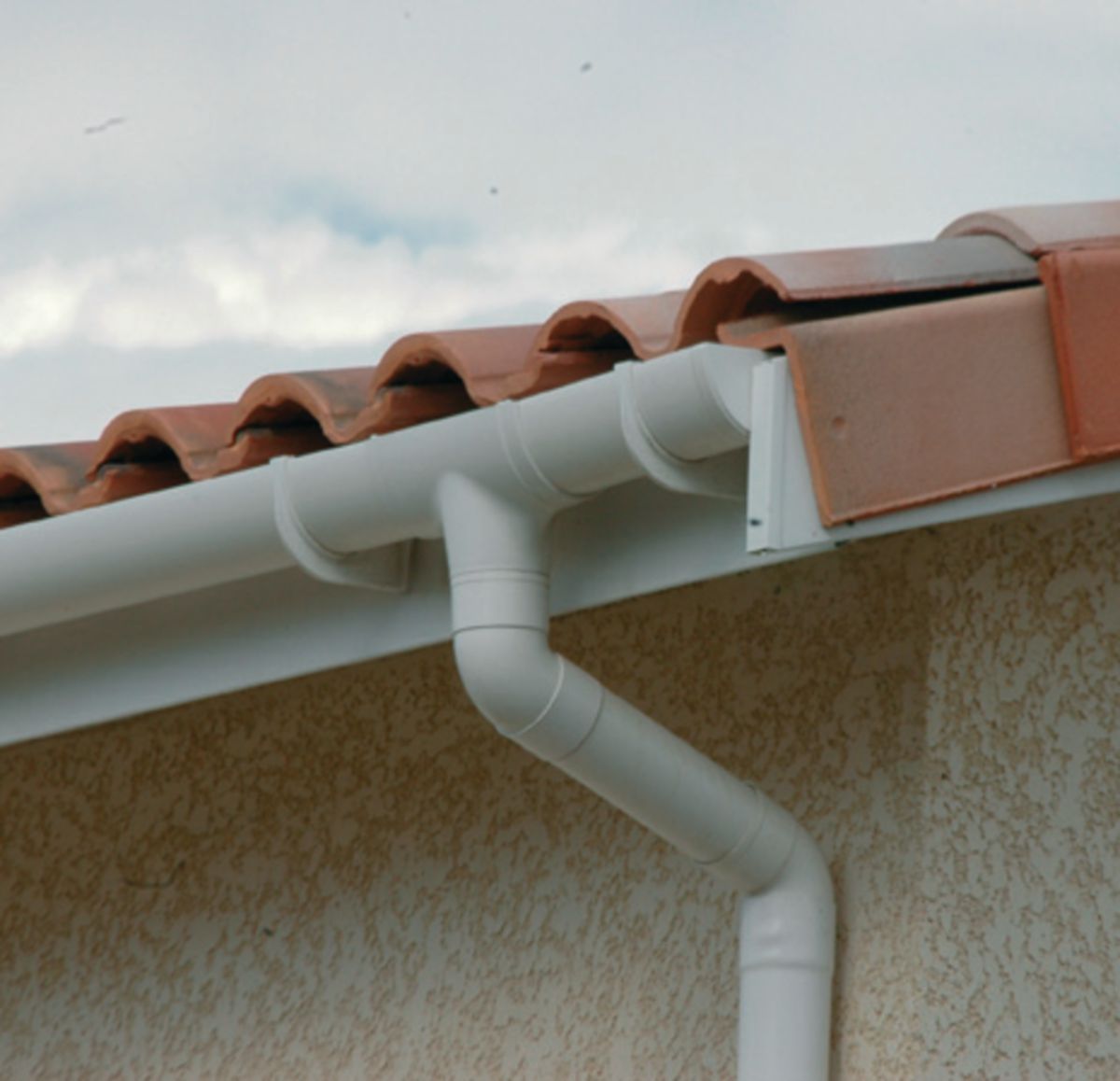 MEP - Gouttière PVC Cascade diamètre 68mm longueur 4m blanc | Asturienne